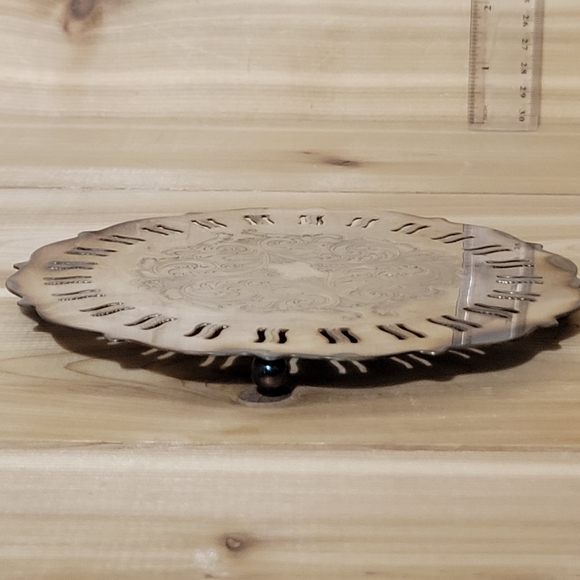 Kitchen | Vintage Oneida Silversmiths Silver Plate 6 12 Round Trivet ...